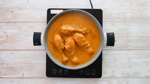 Encacahuatado (chicken with peanut sauce)