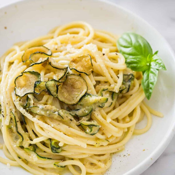 Spaghetti alla Nerano (Fried zucchini pasta) - Maricruz Avalos Kitchen Blog