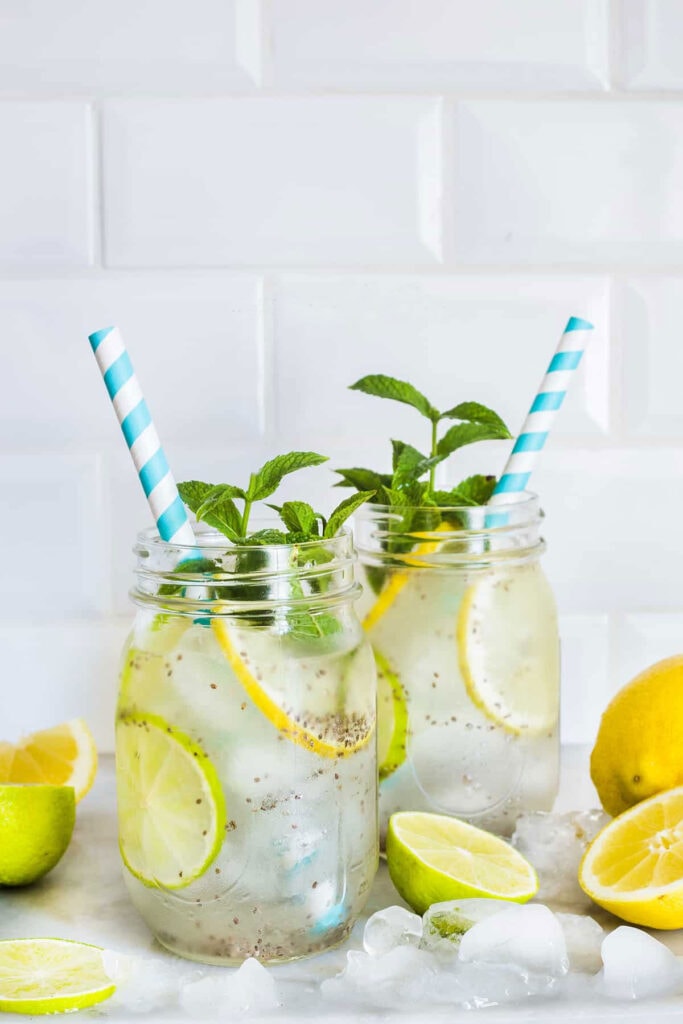 Agua de Limón con Chia (lemon chia water)