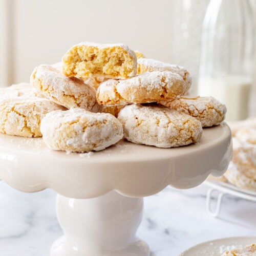 Soft Amaretti Cookies (amaretti morbidi)