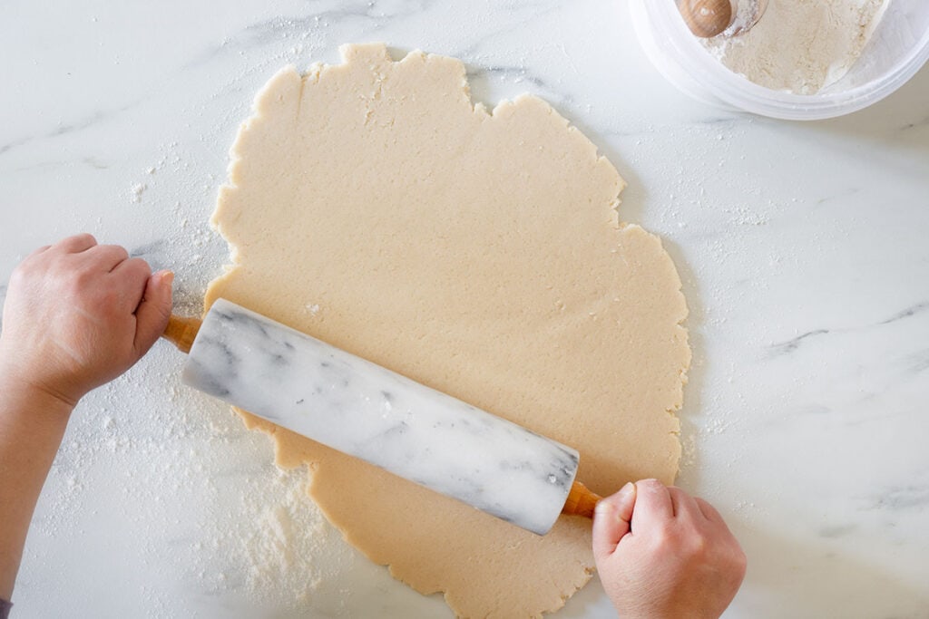 Pan de Polvo (Mexican Shortbread Cookies)