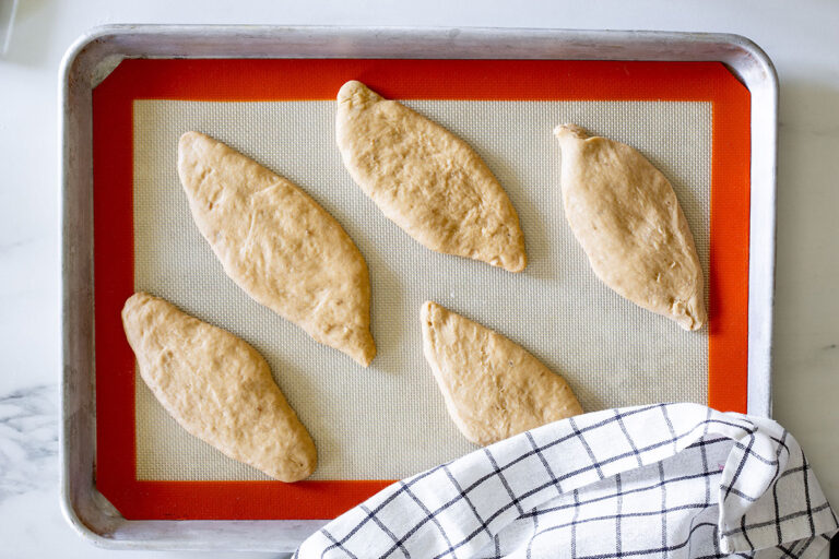 Cocoles de Anis (anise bread)