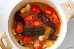 Encacahuatado (Chicken With Peanut Sauce)